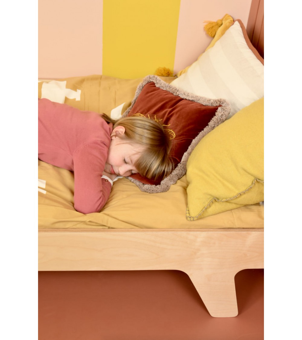 Wooden bed DREAM Light. Single bed in the Scandinavian style.